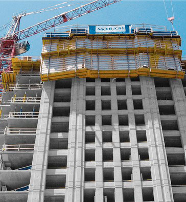 Automatic climbing formwork SKE plus - Doka