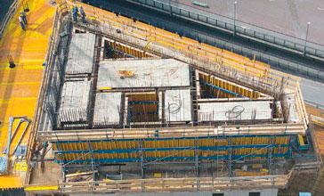 Climbing formwork MF240 - Doka