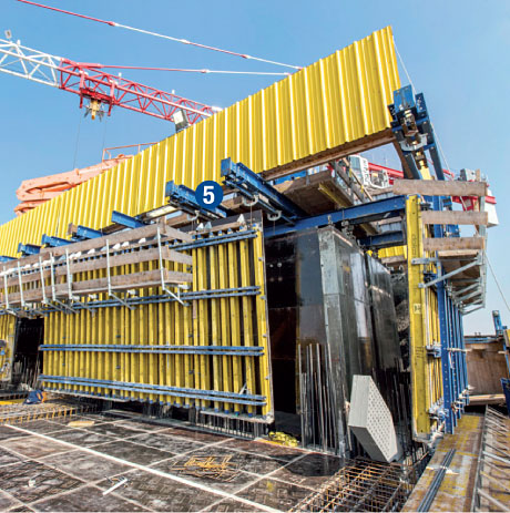 Automatic climbing formwork SKE plus - Doka