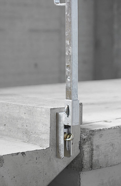 Edge protection system XP - Doka