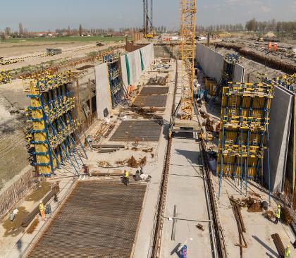 Formwork for movable scaffolding system - Doka